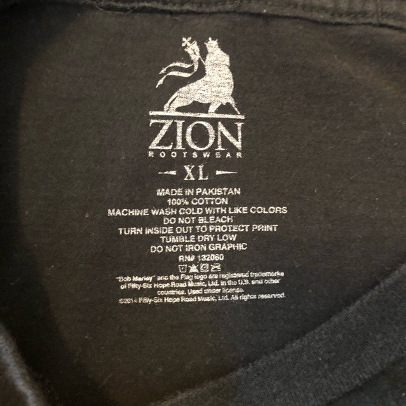 Zion Rootswear | Shirts | Zion Rootswear Bob Marley Graphic Tshirt ...